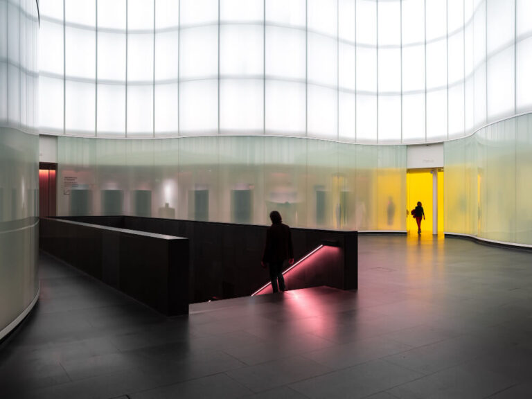 How to Design a High-Impact Showroom Layout That Inspires Customers ...